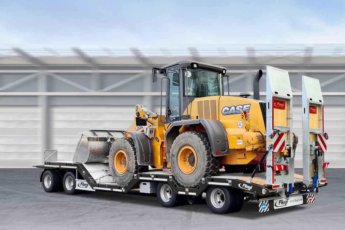 Deep and robust - the VTS 400 platform low loader with wheel recesses ...