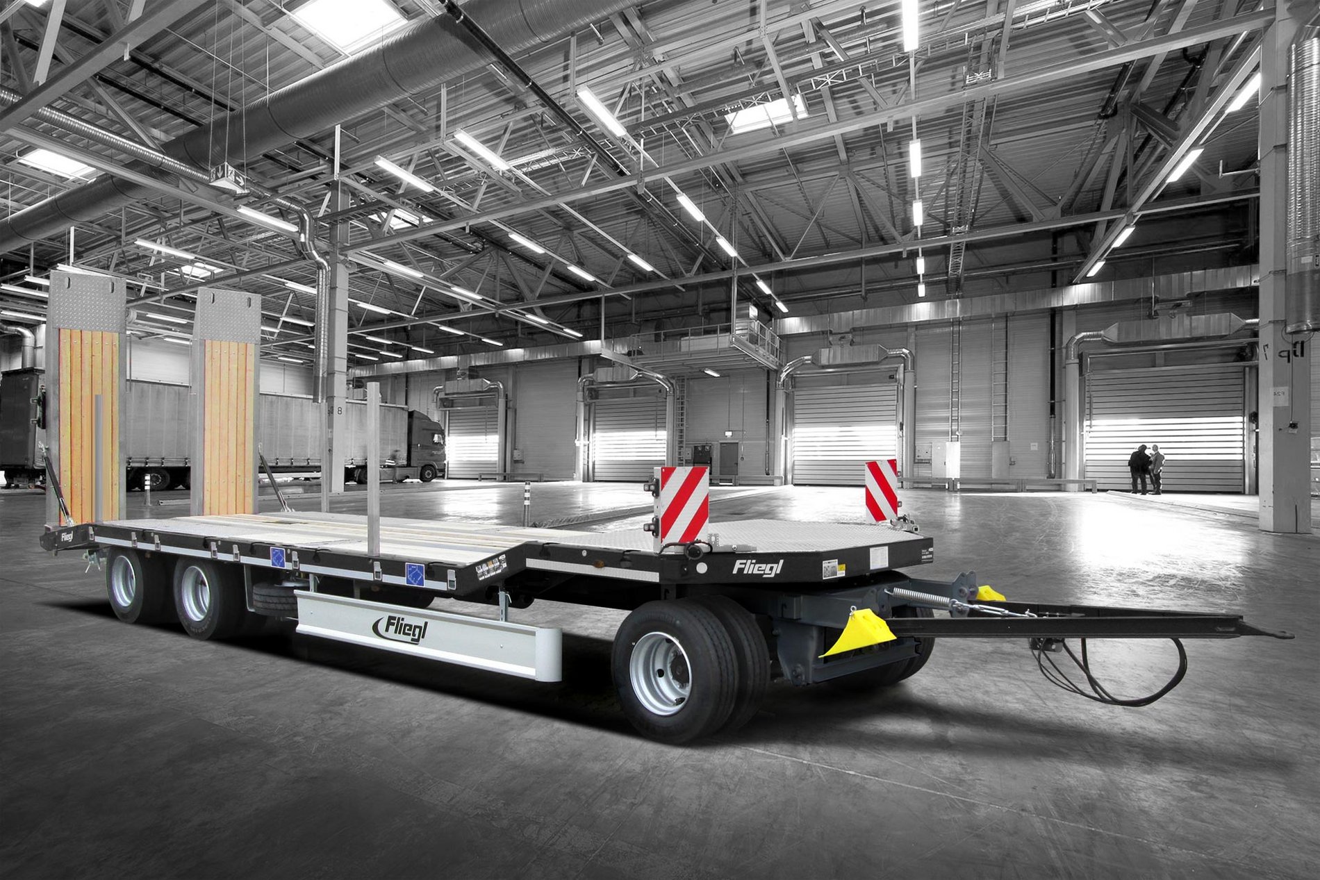 Low-bed trailer: Fliegl Trailer - tippers, truck trailers, chassis