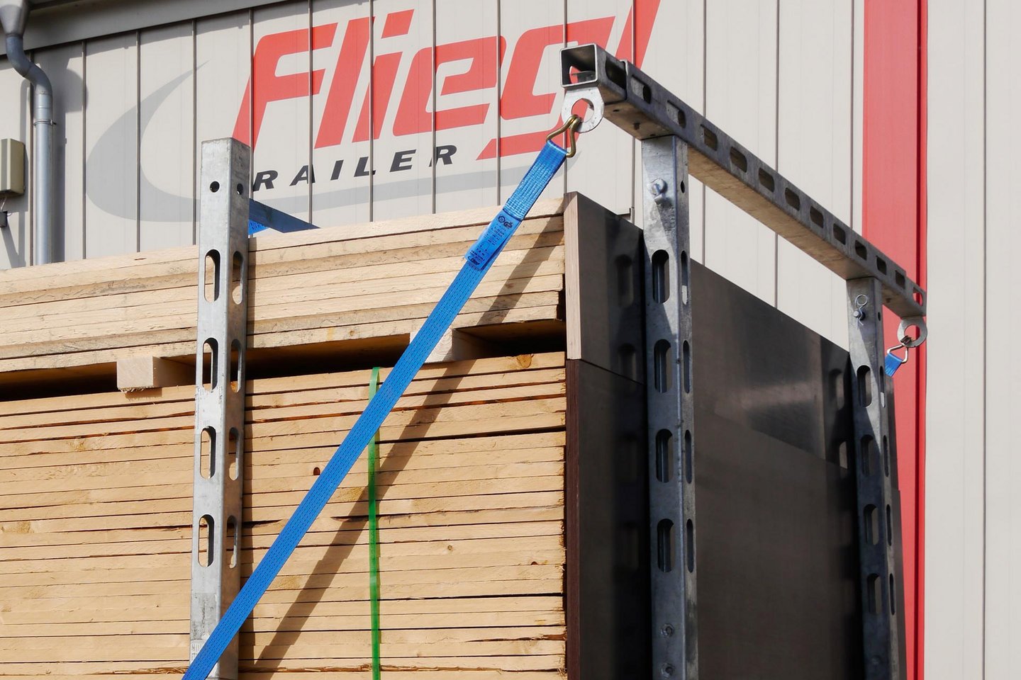 Vario stanchion system: Fliegl Trailer - tippers, truck trailers, chassis