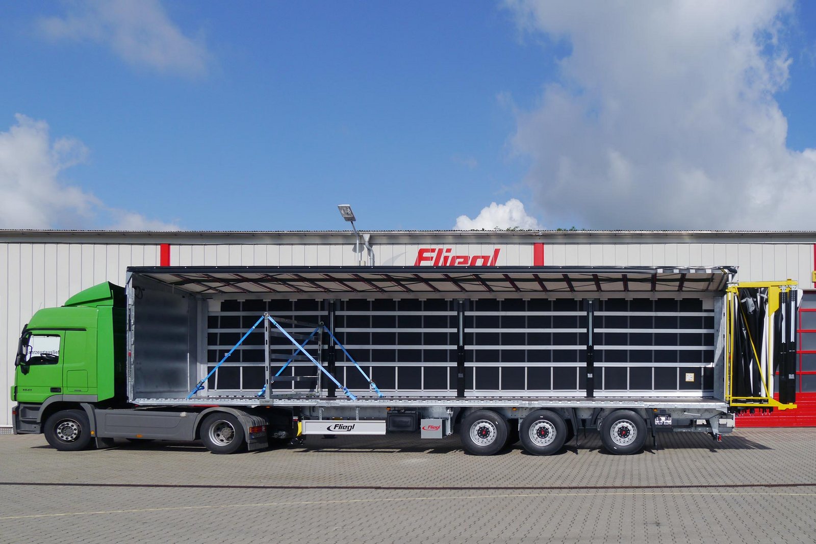 The Fliegl Free Load System: Fliegl Trailer - tippers, truck trailers ...