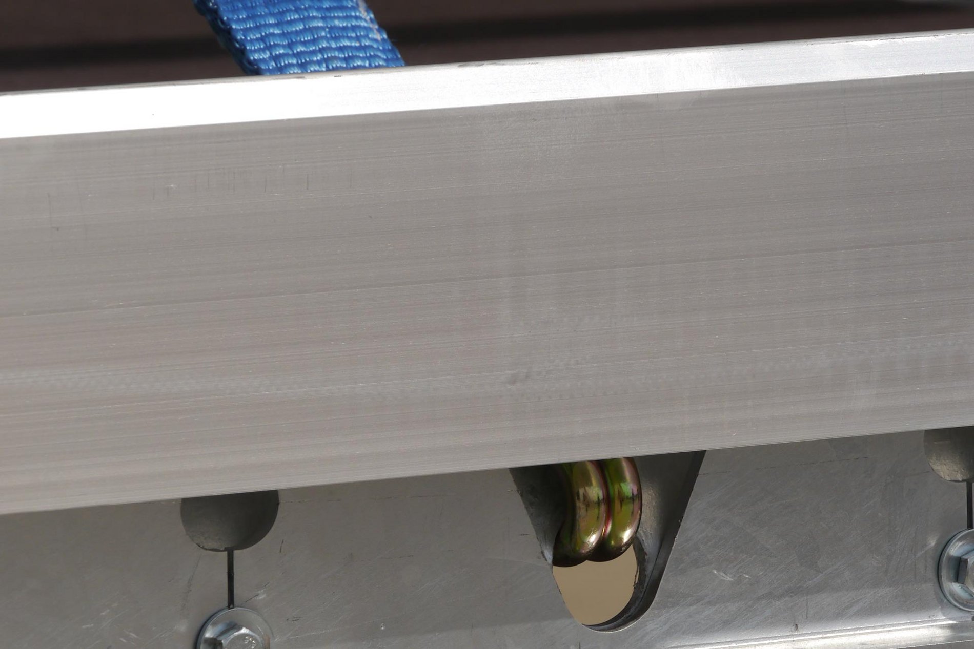 Load Lock Frame & Pallet Stop: Fliegl Trailer - tippers, truck trailers ...