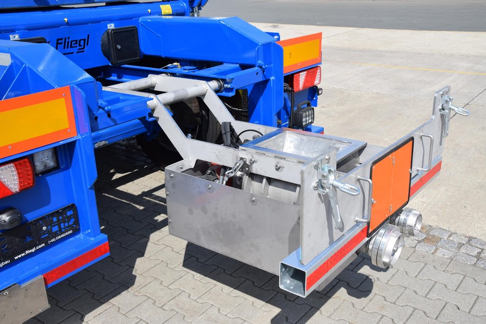 Vario tilt chassis: Fliegl Trailer - tippers, truck trailers, chassis