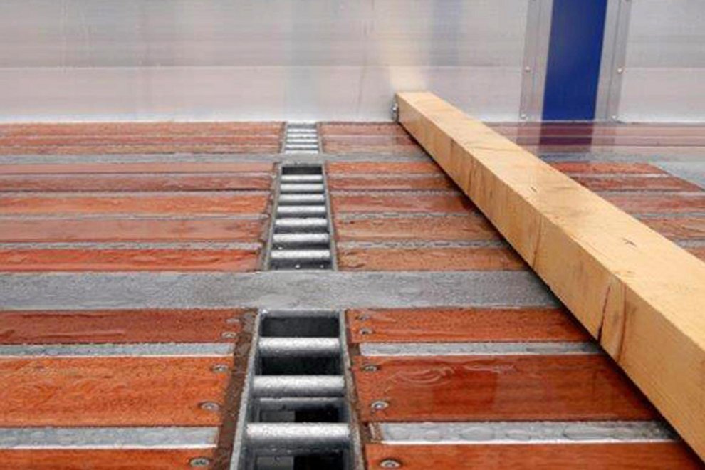 Stanchion pockets, lashing strips and perforated strips: Fliegl Trailer ...