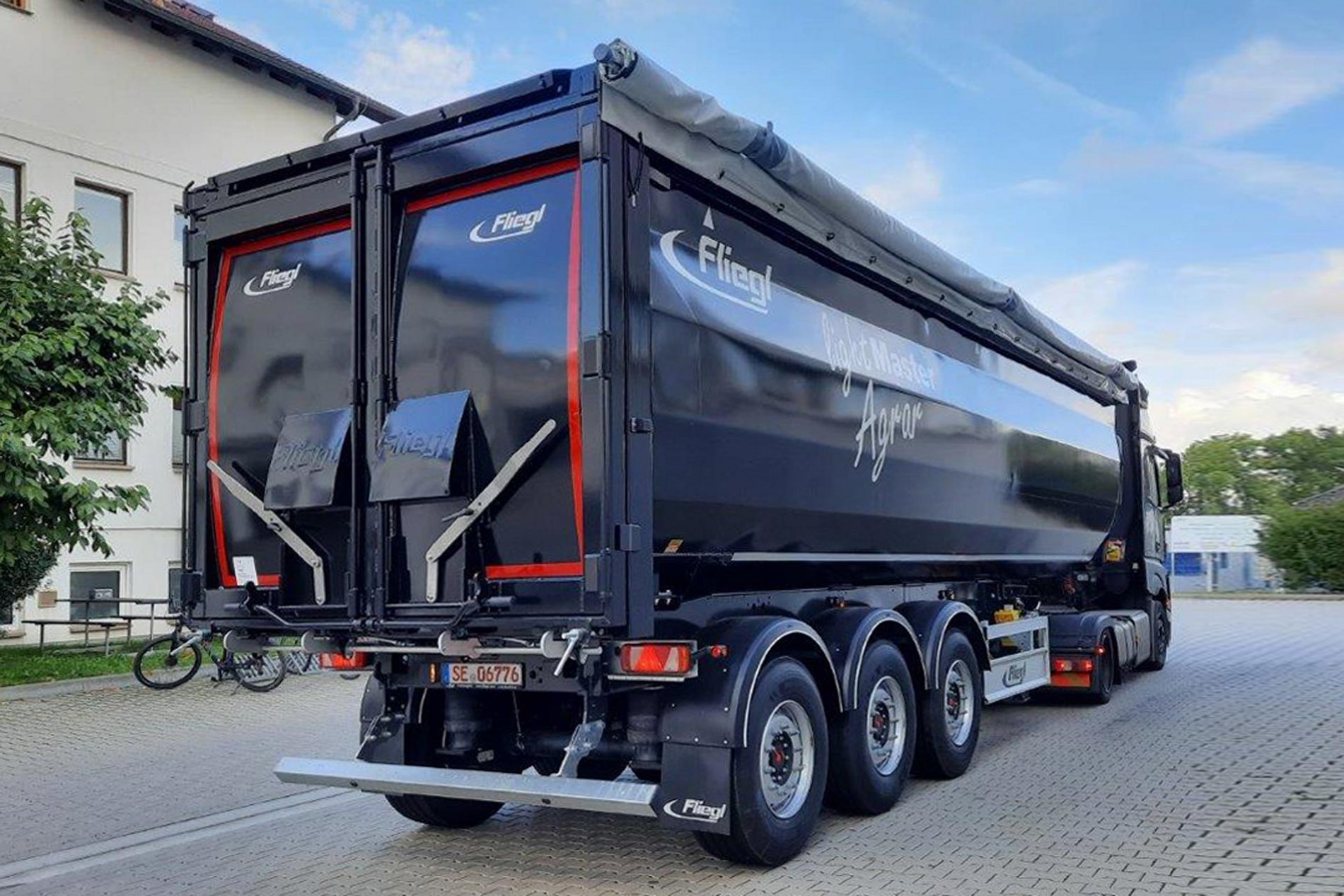 The Fliegl Light Master Agricultural: Fliegl Trailer - tippers, truck ...