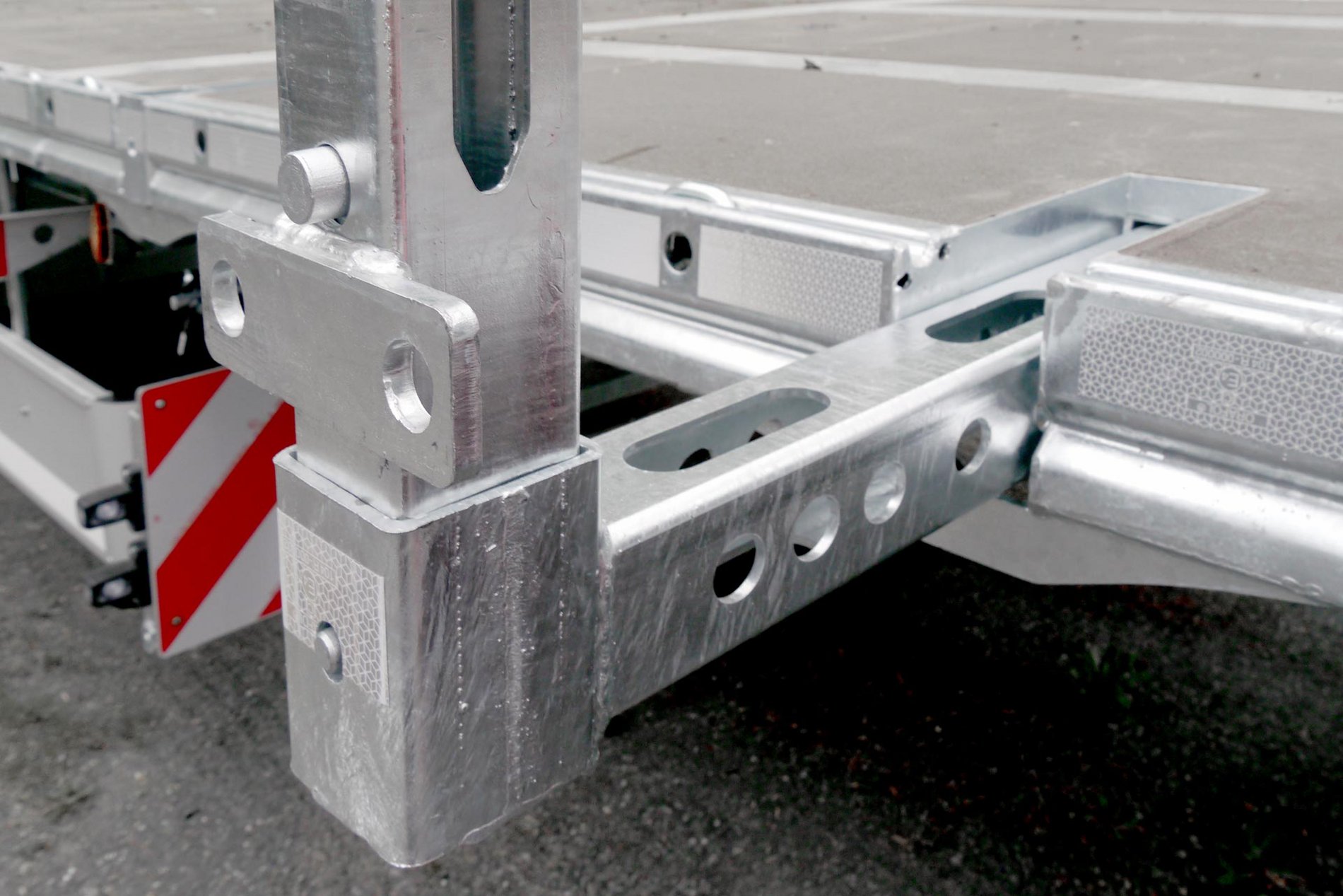 Telesattel von Fliegl Trailer: Fliegl Trailer - tippers, truck trailers ...