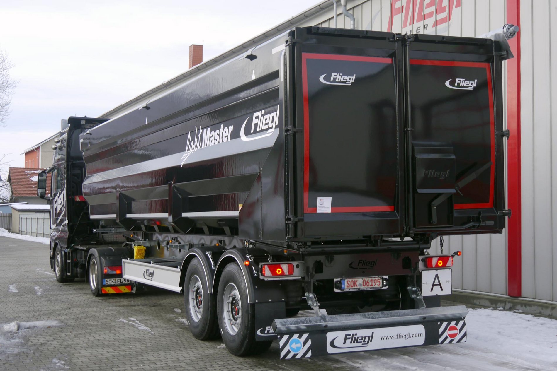 Fliegl Light Master: Fliegl Trailer - tippers, truck trailers, chassis