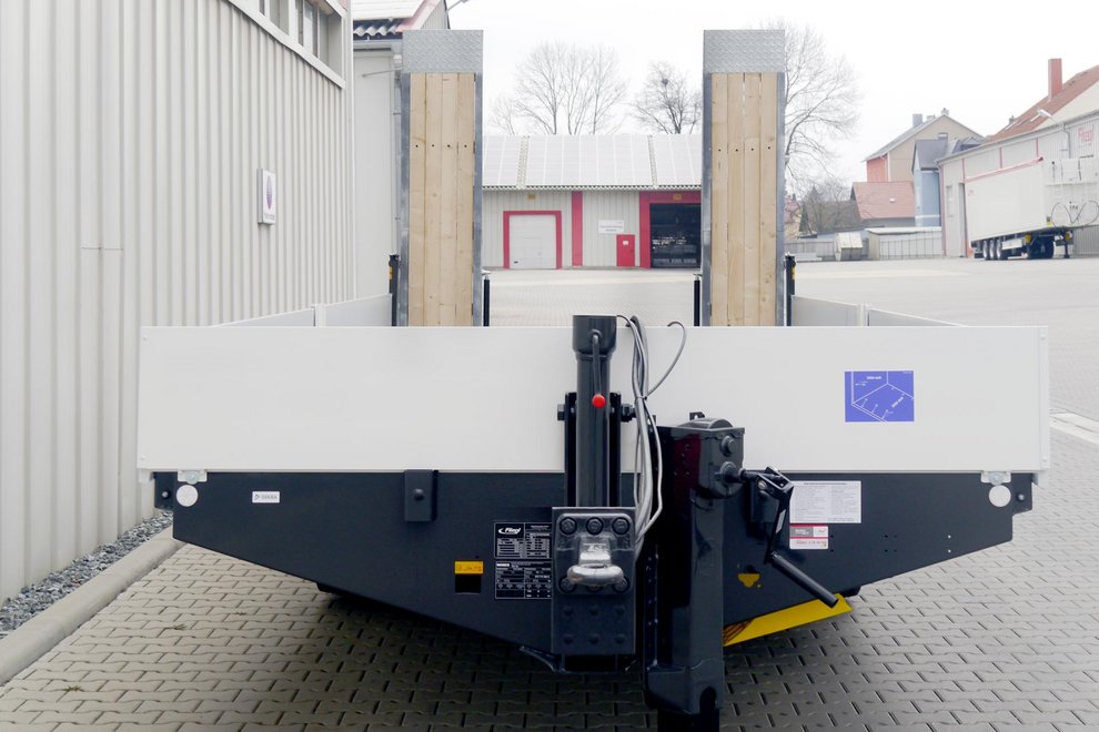 TPS Construction Standard in 2 variants: Fliegl Trailer - tippers ...