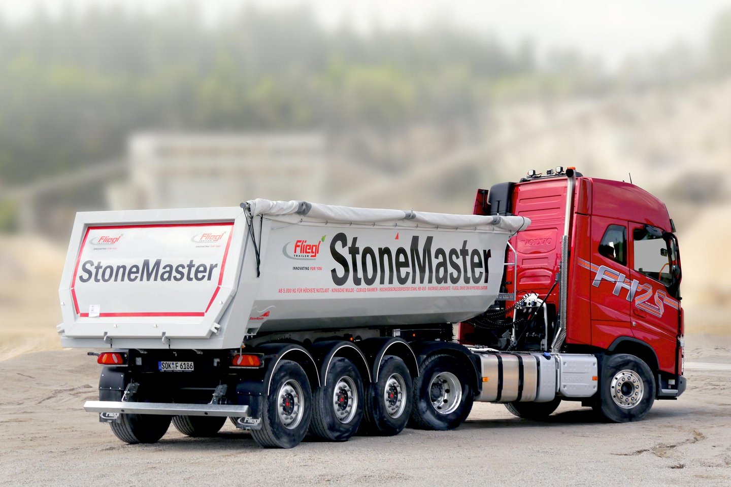 Ocelové sklápěcí návěsy od společnosti Fliegl - udržitelný design ...