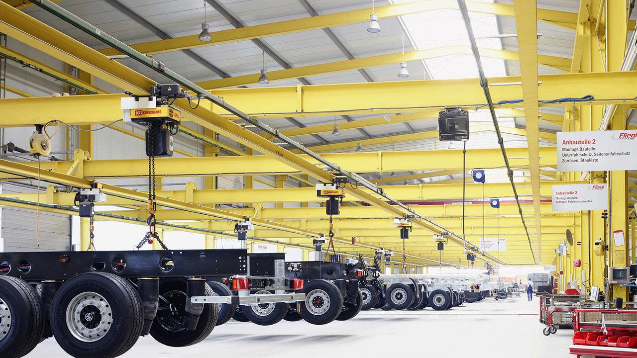 Fliegl's own tipper test facility: Fliegl Trailer - tippers, truck ...