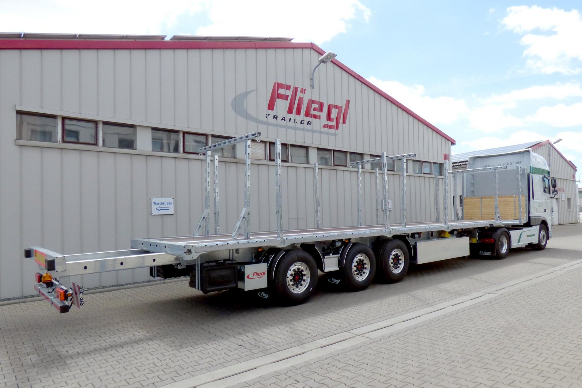 Platform trailer: Fliegl Trailer - tippers, truck trailers, chassis