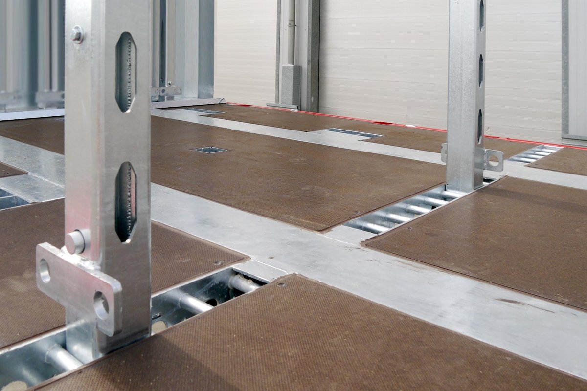 Telesattel von Fliegl Trailer: Fliegl Trailer - tippers, truck trailers ...