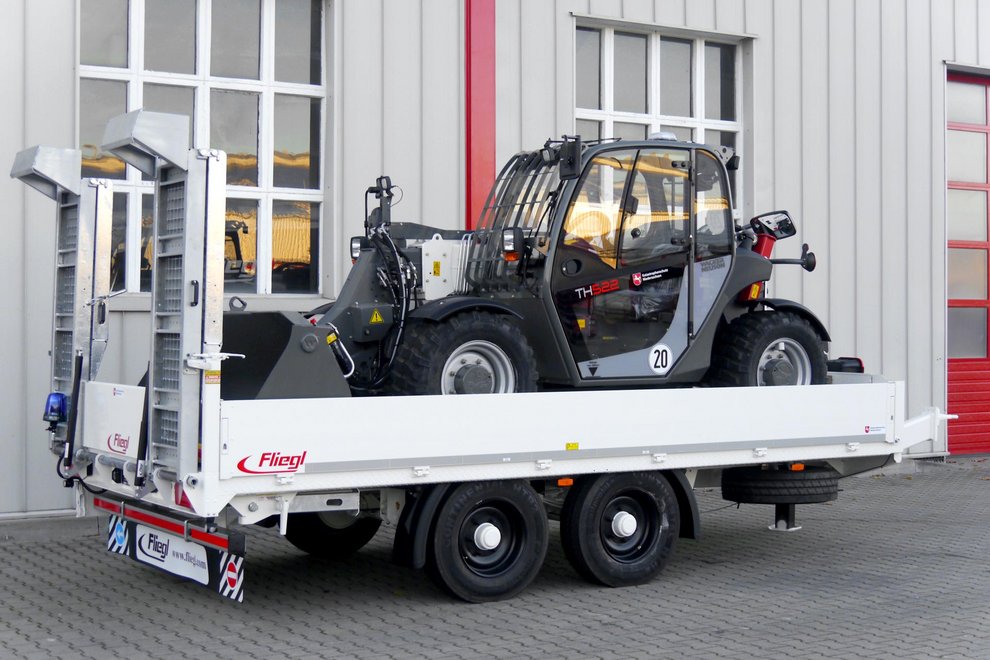 TPS Construction Standard in 2 variants: Fliegl Trailer - tippers ...