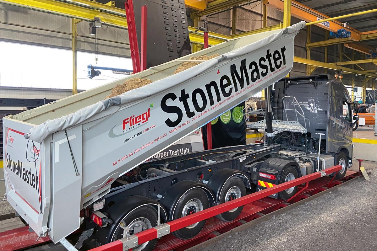 Fliegl's own tipper test facility: Fliegl Trailer - tippers, truck ...