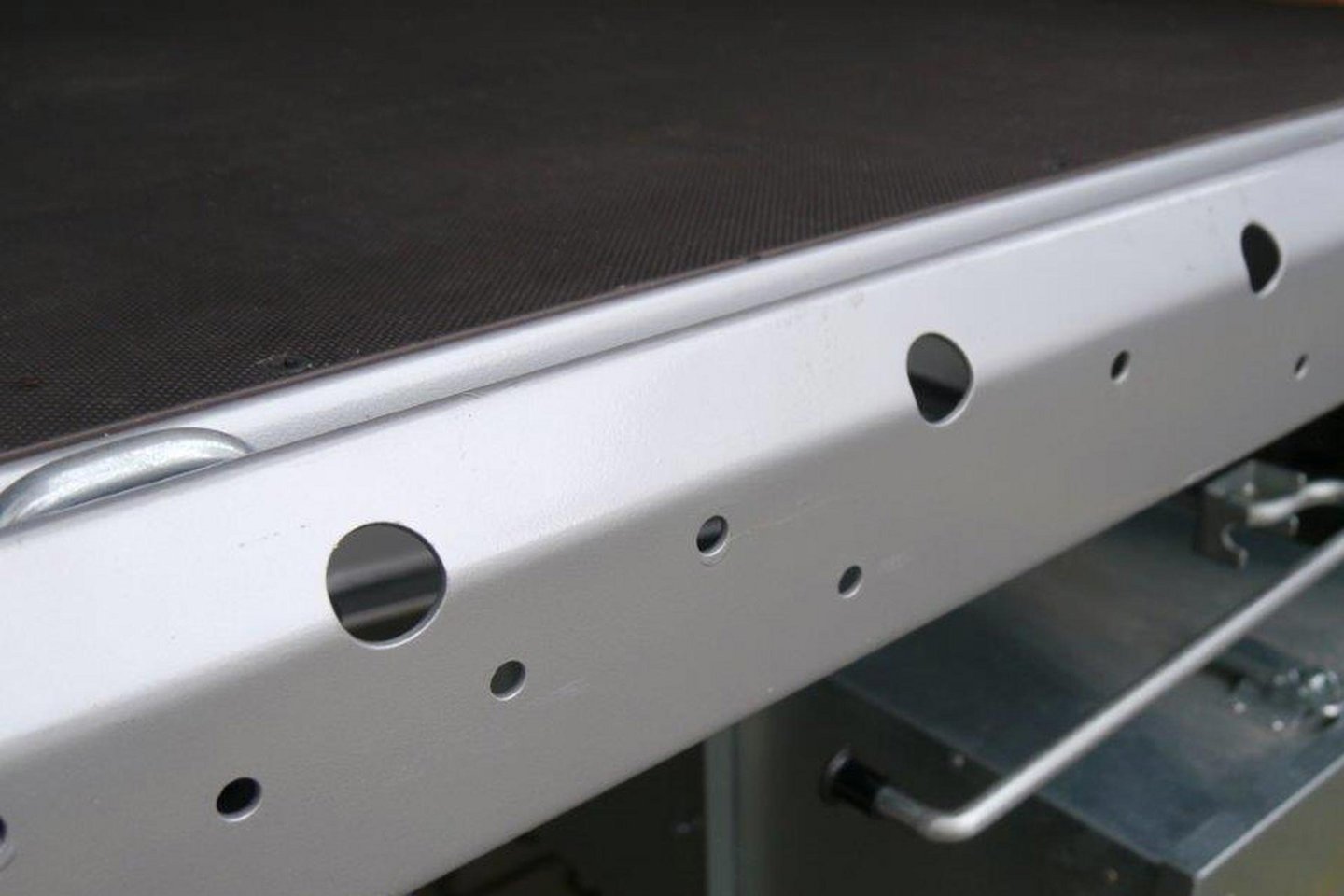 Load Lock Frame & Pallet Stop: Fliegl Trailer - tippers, truck trailers ...