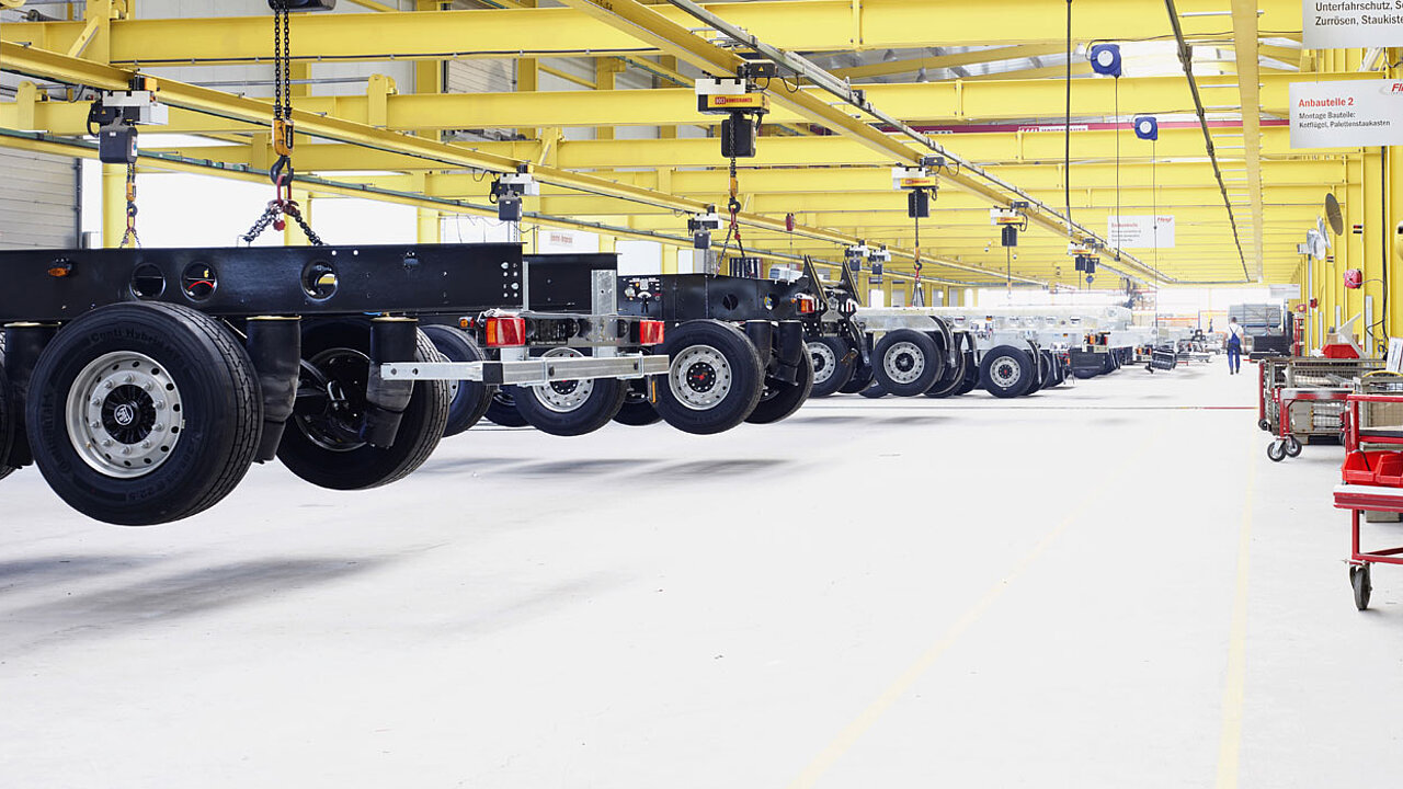 Vario tilt chassis: Fliegl Trailer - tippers, truck trailers, chassis