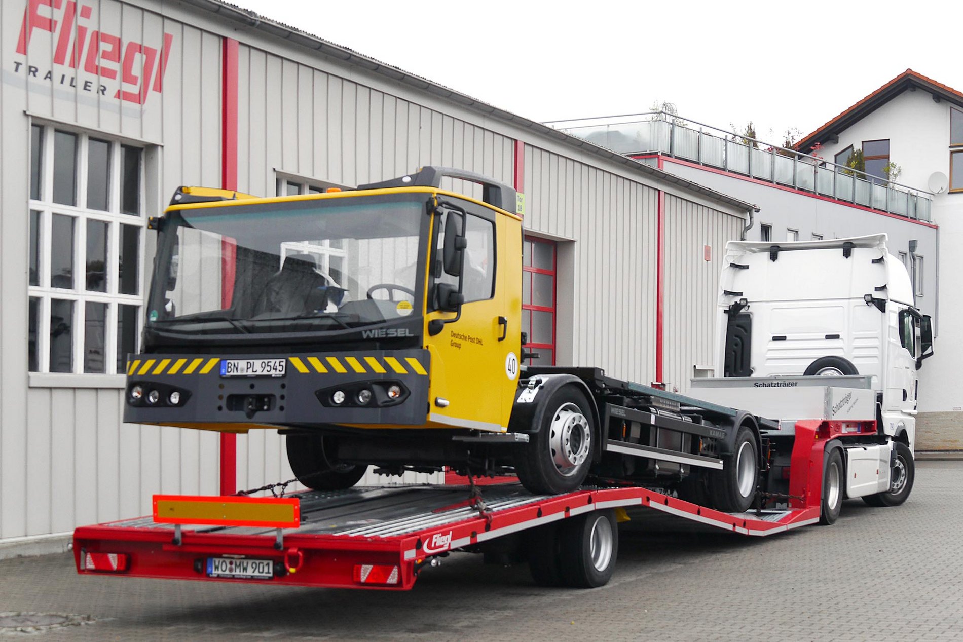 Tieflader und Satteltieflader von Fliegl: Fliegl Trailer - tippers ...