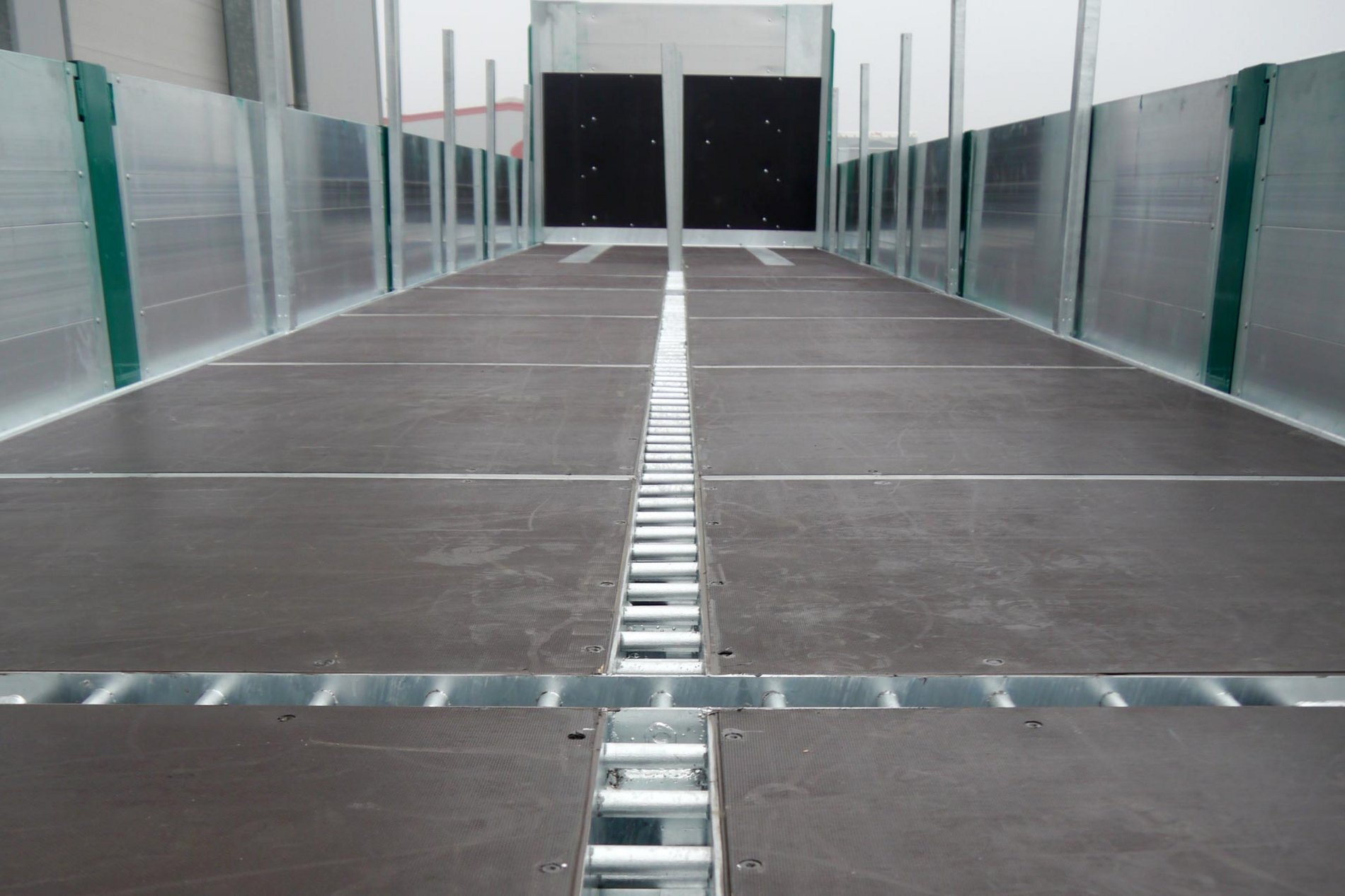 Stanchion pockets, lashing strips and perforated strips: Fliegl Trailer ...